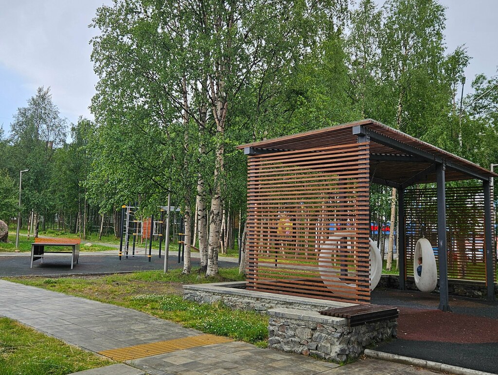 Kültür ve eğlence parkları Сквер 60-летия Победы, Olenegorsk, foto