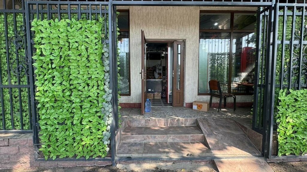 Bira dükkanı Beer garden, Almatı, foto