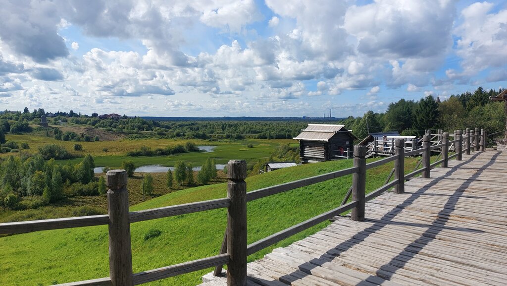 Turistik yerler Амбар зерновой Шарухиной, Arhangelskaya oblastı, foto