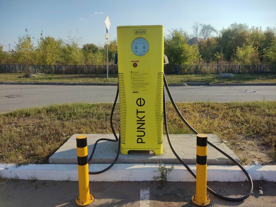 Elektrikli oto şarj istasyonları Punkt E, Samara, foto