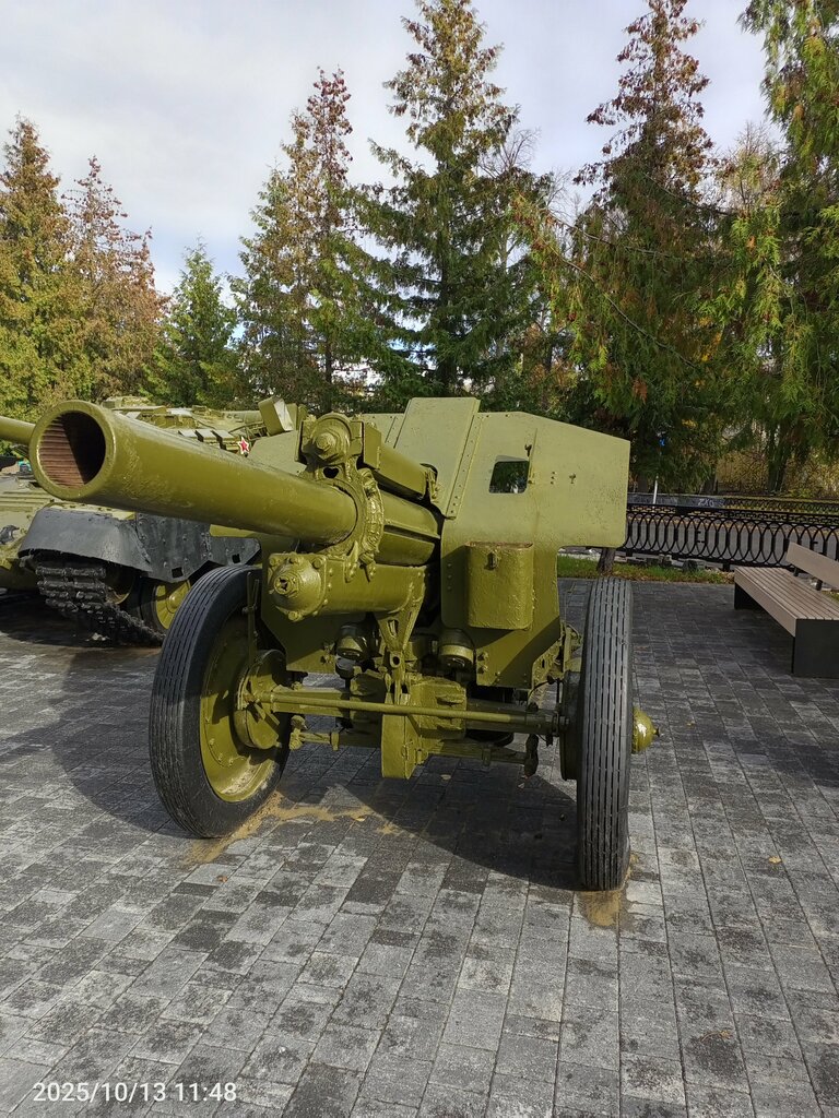 Teknoloji anıtı 122-мм дивизионная гаубица М-30 образца 1938 года, Zelenodolsk (Yeşel Üzen), foto