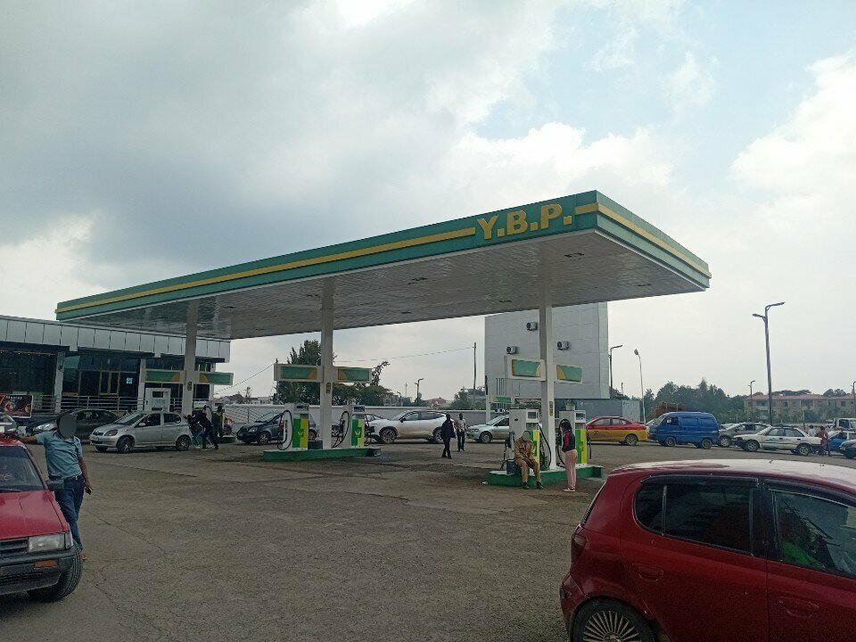 Benzin istasyonu Yetebaberut Beherawi Petroleum Cmc የተባበሩት ሲኤምሲ, Addis Ababa, foto
