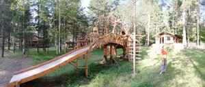 Эко-Отель Сказочный Лес (Republic of Mari El, Zvenigovskiy rayon, Ismenetskoye selskoye poseleniye, derevnya Mari-Lugovaya), otel  Mariy El'den