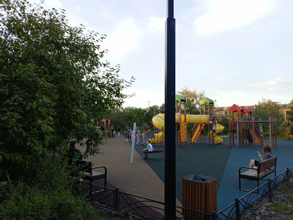 Oyun alanı Playground, Çernogorsk, foto