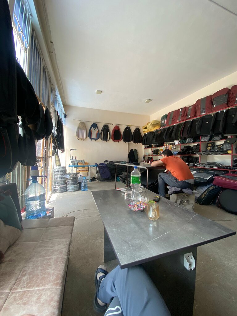 Üniforma üreticileri Maxsus kiyim, Cizzak, foto