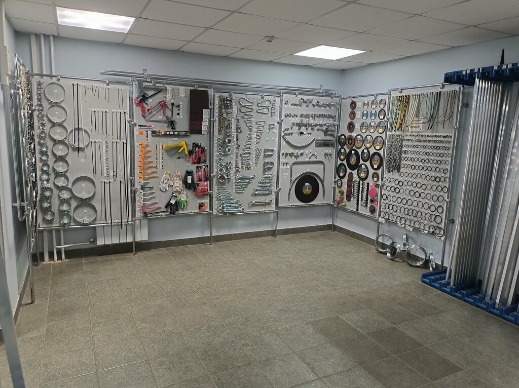 Montaj ekipmanları Metiz-centr, Voronej, foto