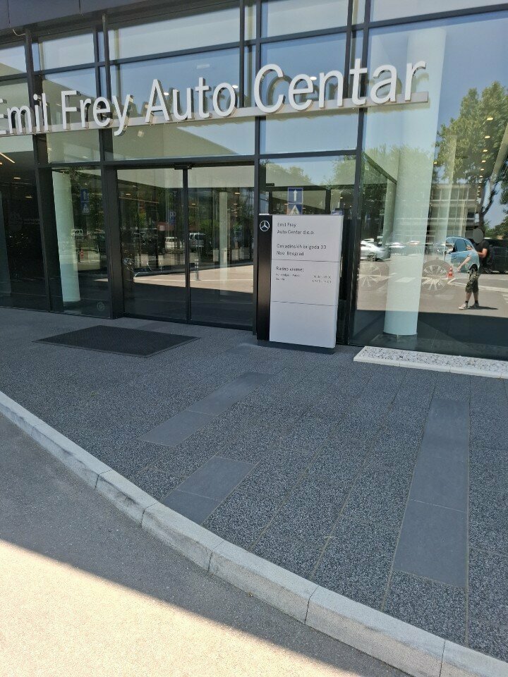 Otomobil satış galerileri Mercedes-Benz, Belgrad, foto