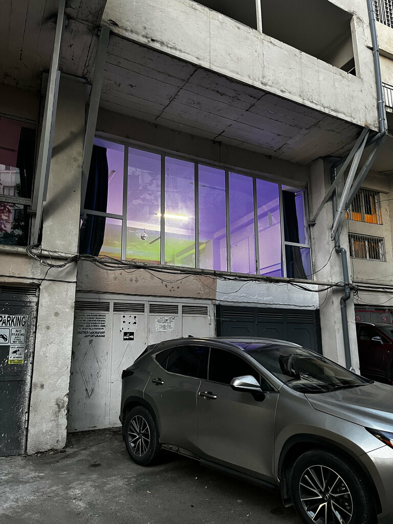 Dans okulları That Place, Tiflis, foto