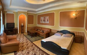 Apartments on Dvoryanskaya (Театральная улица No:35), otel  Kerç'ten