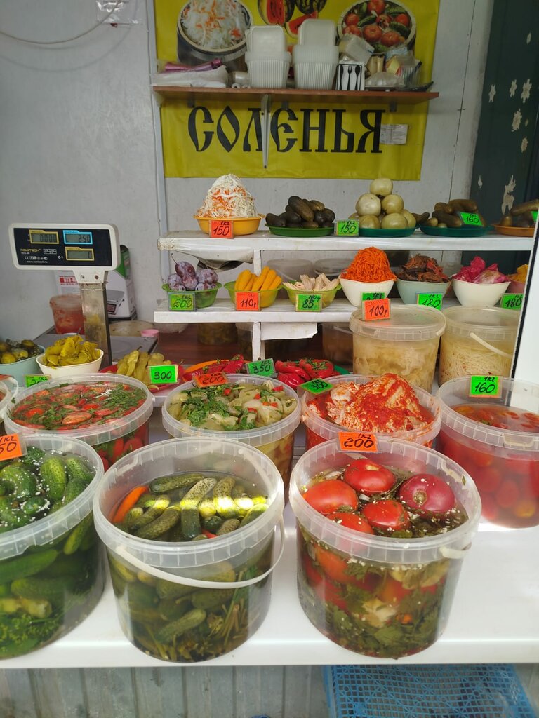 Market Бочковые соленья, Voljski, foto