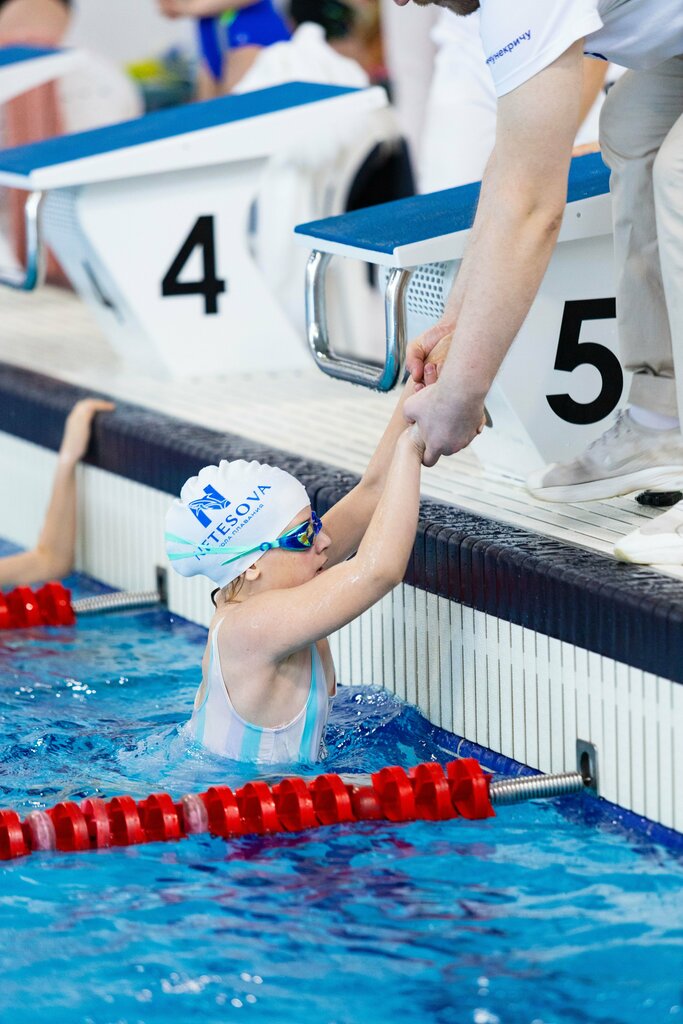 Yüzme okulu Школа плавания Netesova, Omsk, foto