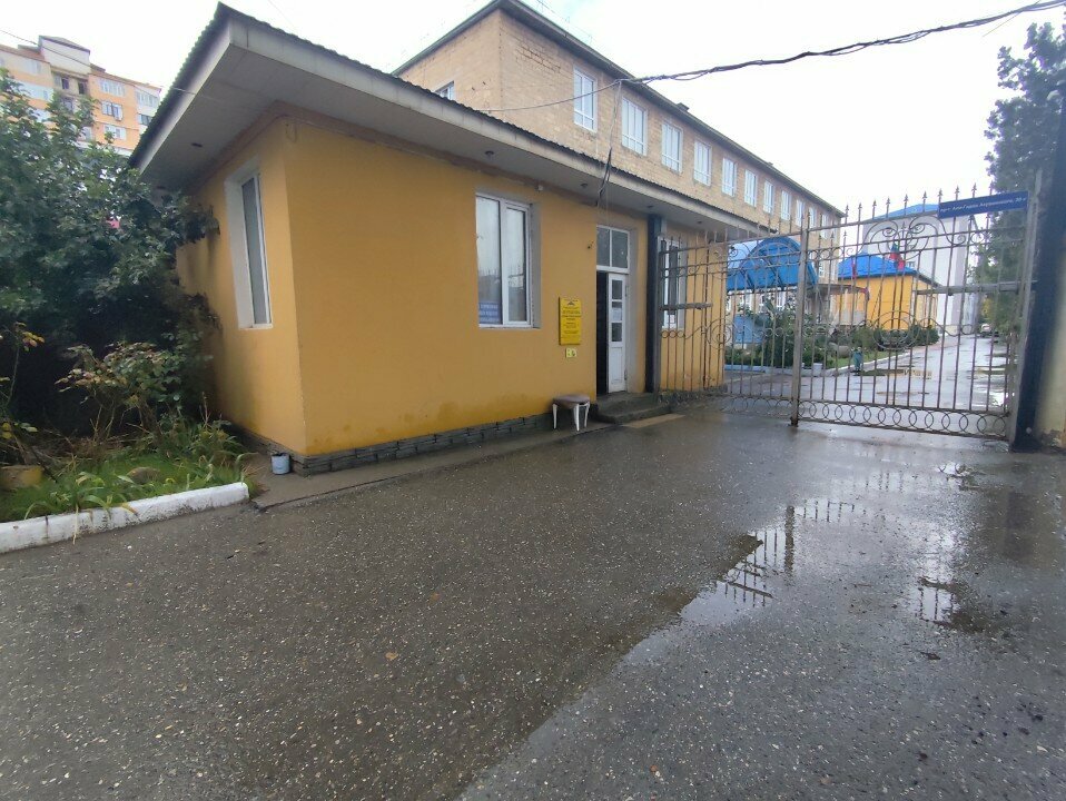 Yüksekokul Дагестанский государственный университет народного хозяйства, профессиональный колледж, корпус № 1, Makhachkala, foto