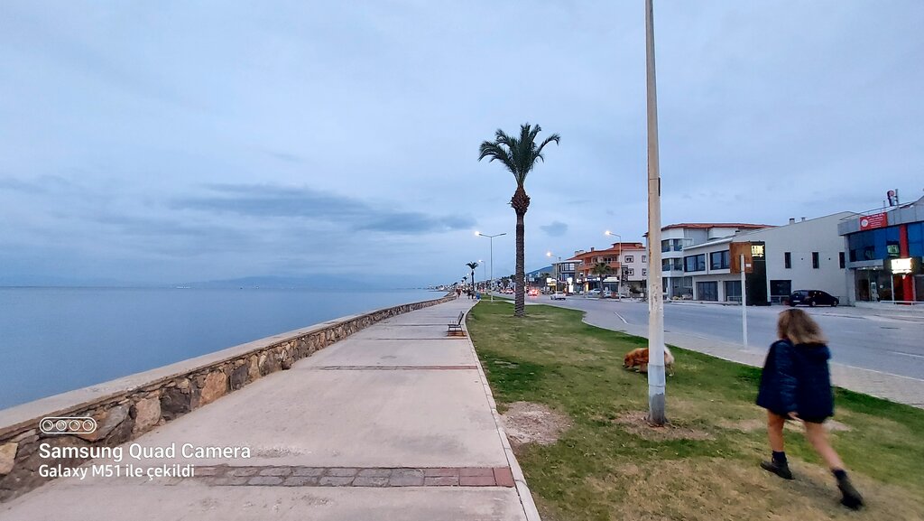 Plaj Güzelbahçe Sahil, Güzelbahçe, foto