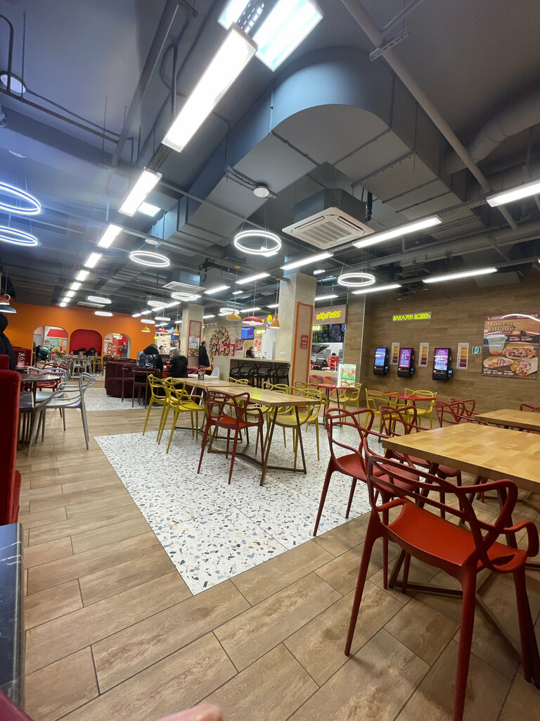 Restoran Chicken pizza sushi, Perm, foto