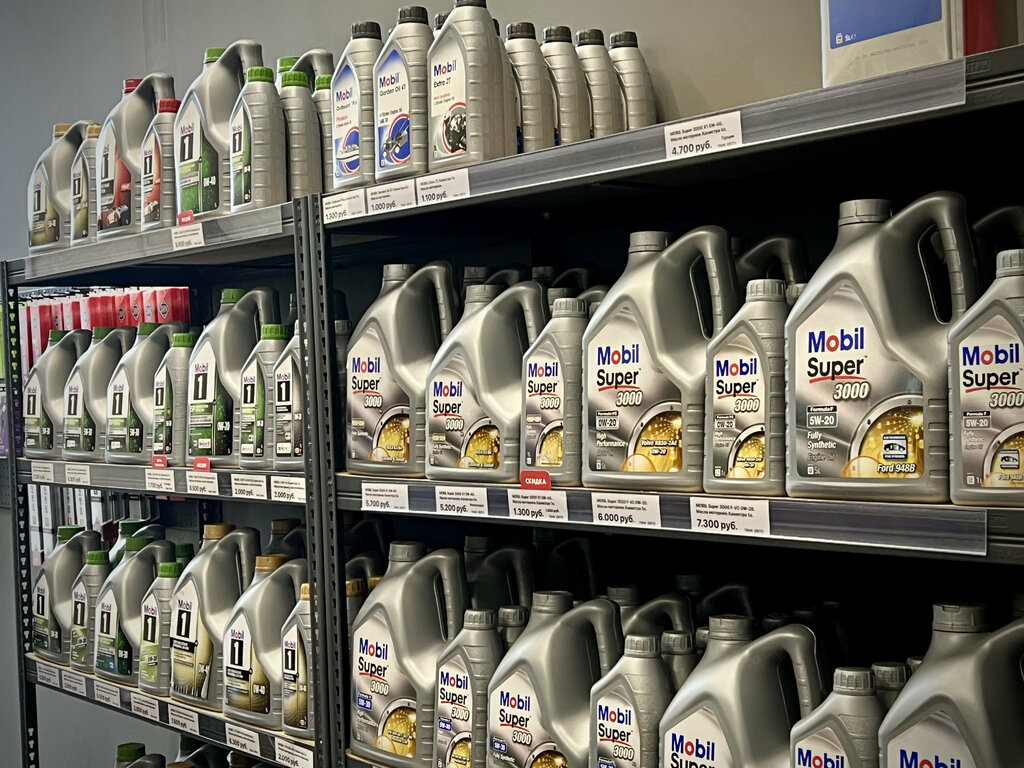 Motor yağları Tweek Auto, Puşkin, foto