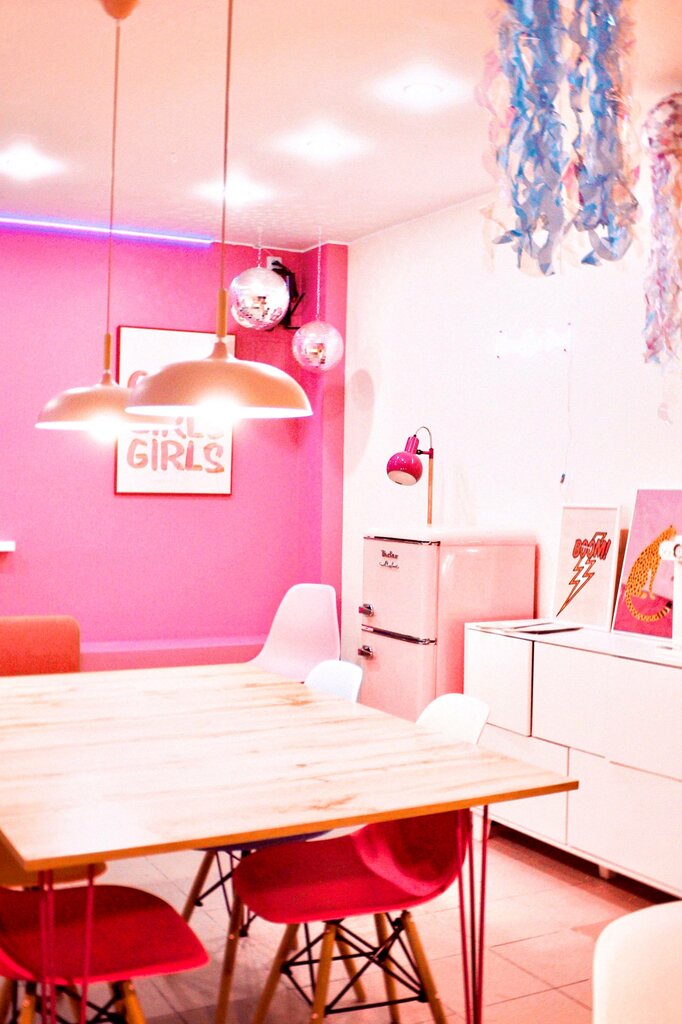 Sanat atölyeleri Charm bar, Saint‑Petersburg, foto