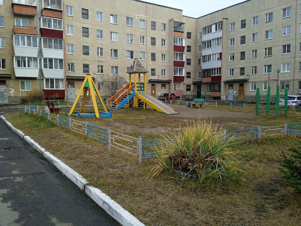 Oyun alanı Playground, Polevskoy, foto