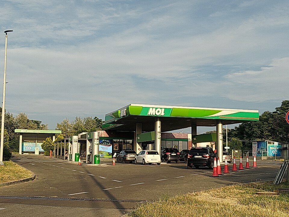 Benzin istasyonu Мол, Belgrad, foto