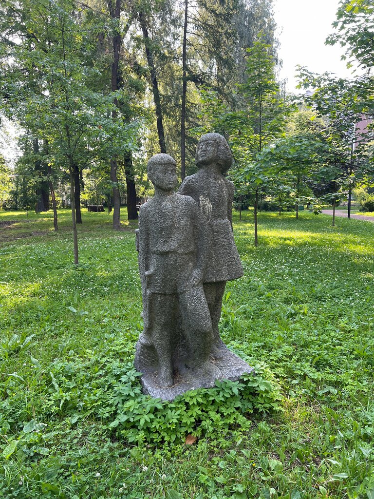 Park, sokak heykeli Брат и сестра, Saint‑Petersburg, foto
