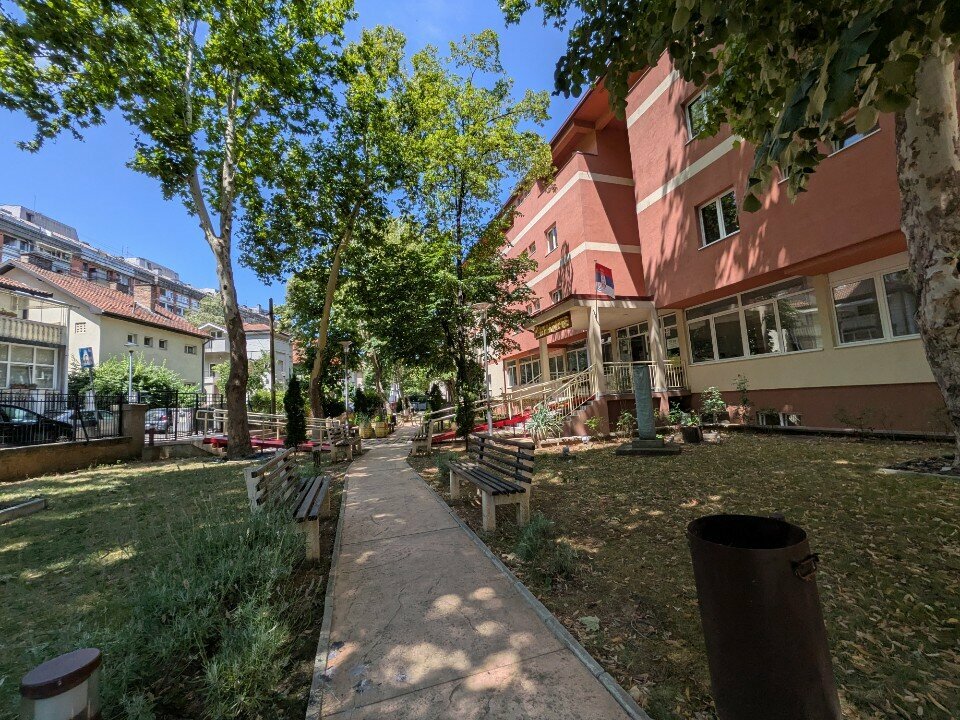 Ortaokul Prvi ples mladenaca, Belgrad, foto