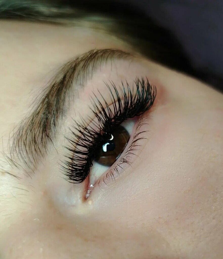 Eyebrow and eyelash salon Eyelash extensions, Astrahan, foto