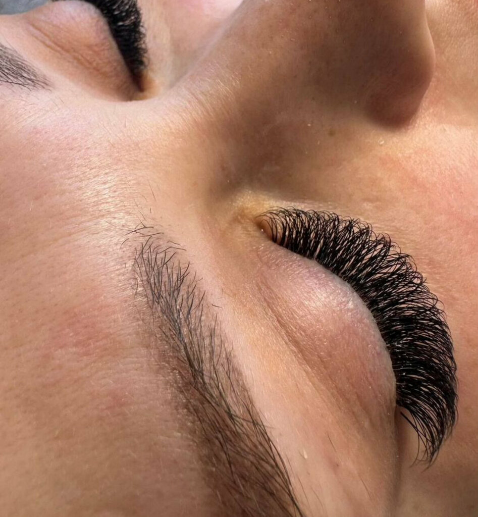 Kaş ve kirpik salonu Студия наращивания ресниц и перманентного макияжа, Ulyanovsk, foto