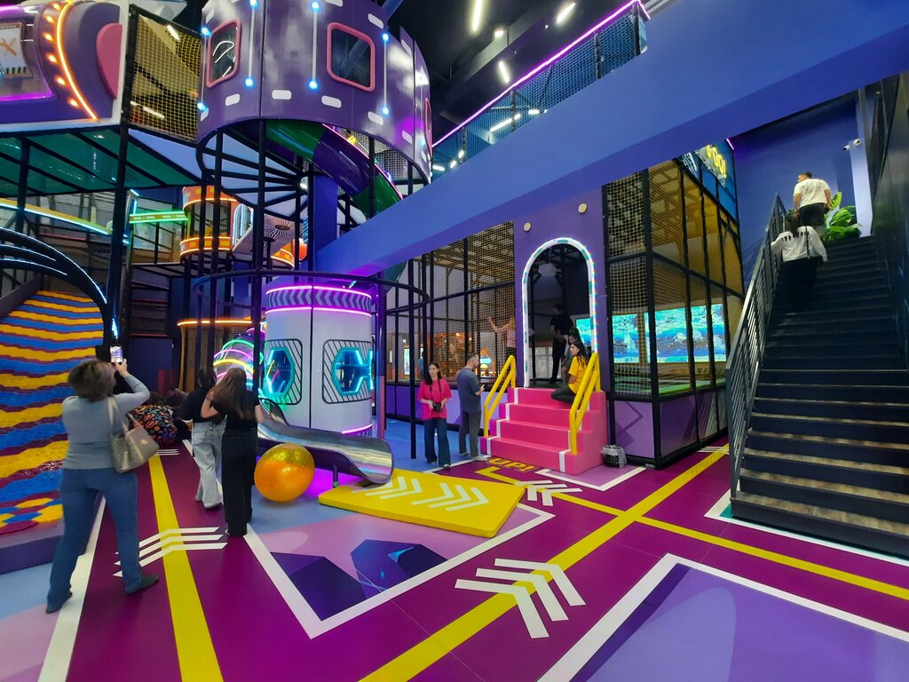 Eğlence merkezleri Космопарк, Oktiabrski, foto