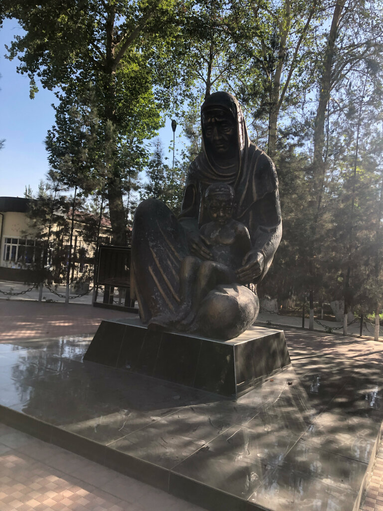 Anıt, heykel Mourning Mother, undefined, foto
