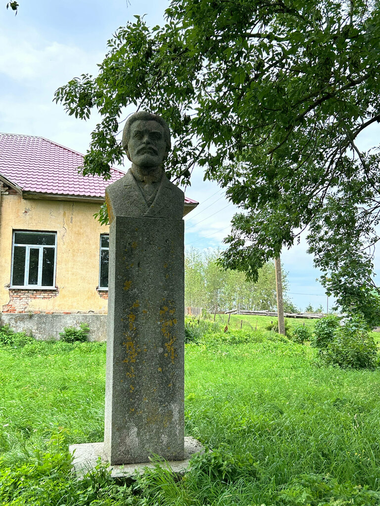 Anıt, heykel Иван Яковлевич Залит, Pskovskaya oblastı, foto