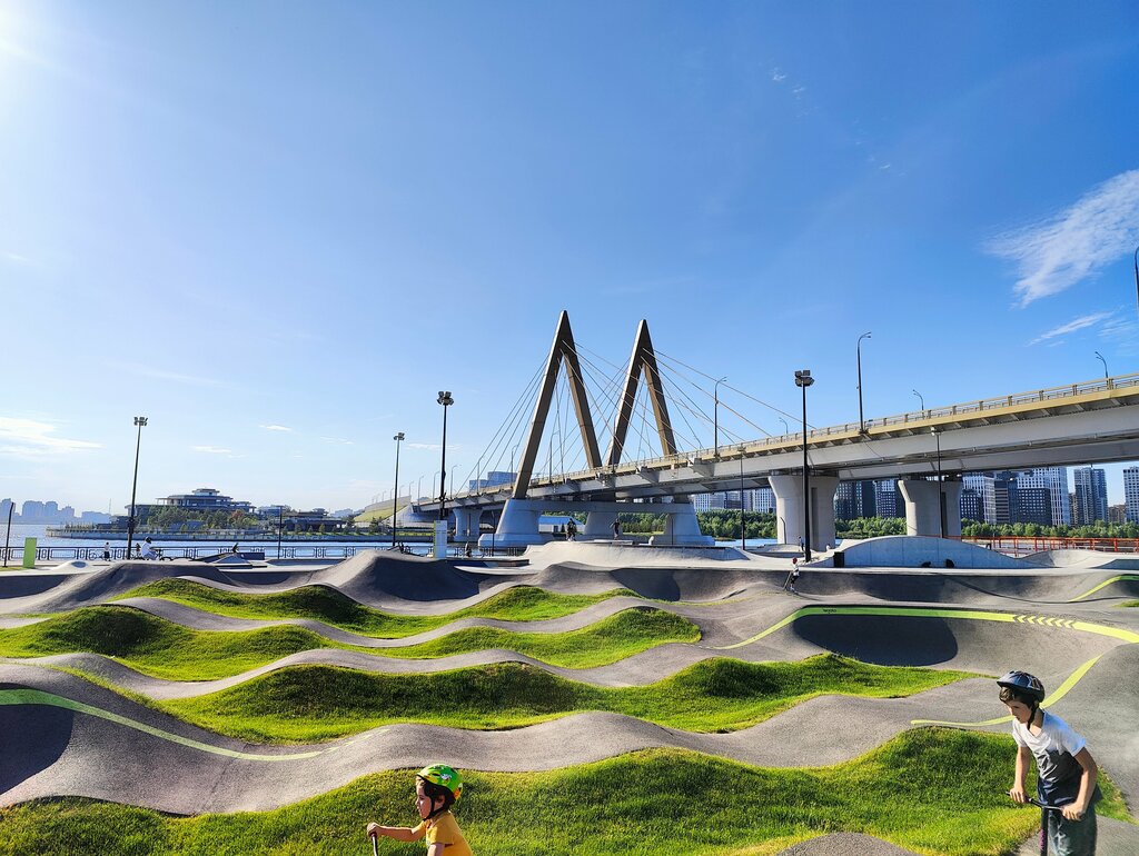 Spor alanı Большой памп-трек, Kazan, foto