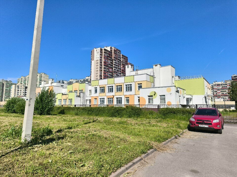 Anaokulları Средняя общеобразоватльная школа Кудровский центр образования № 1, дошкольное отделение № 3, Kudrovo, foto