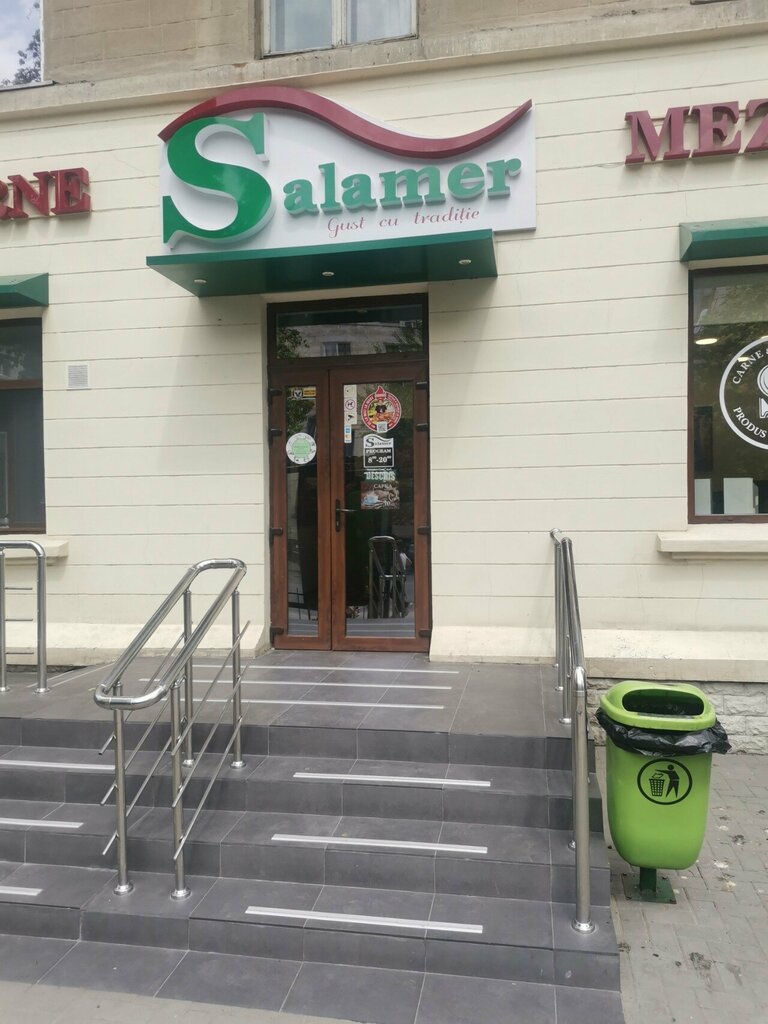 Kasap, şarküteri Salamer, Kişinev, foto