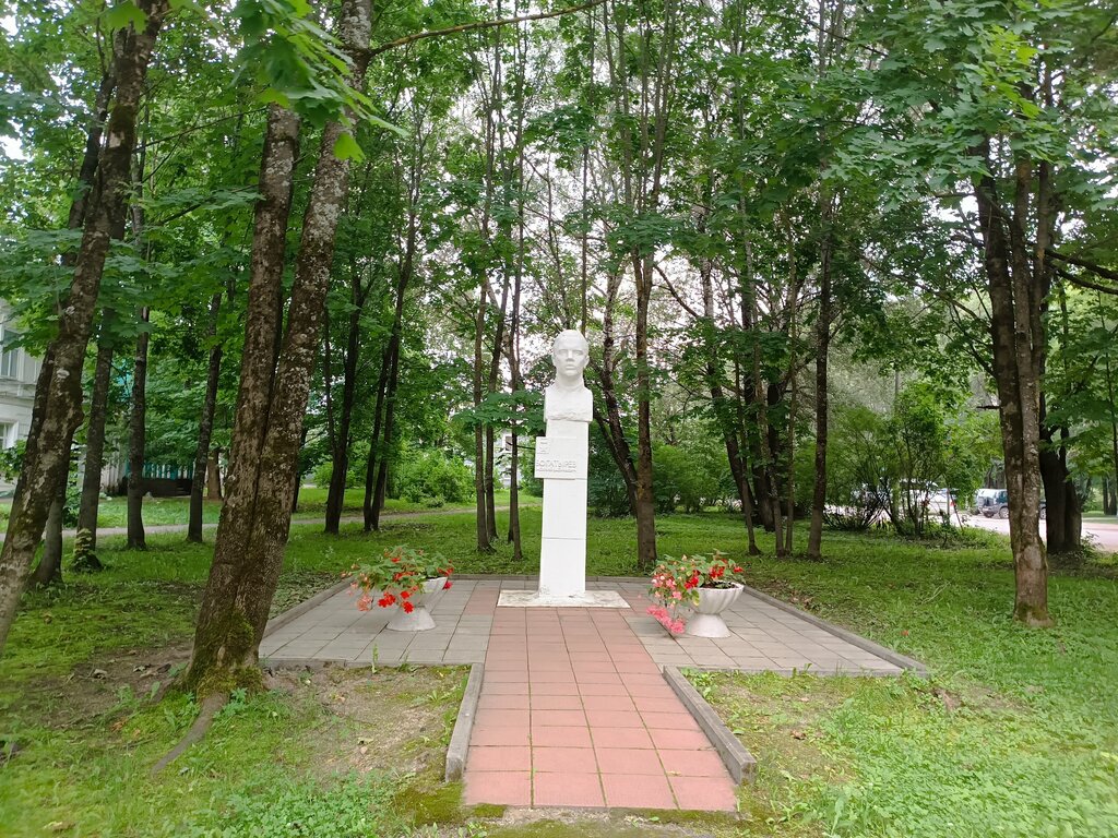 Anıt, heykel Василий Васильевич Богатырёв, Ustugna, foto