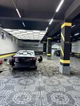 Abs Auto (Qarluqbogʻot koʻchasi No:5, Qarluk-Bog'ot mahalla fuqarolar yigʻini), jant ve lastikçiler  Karşı'dan