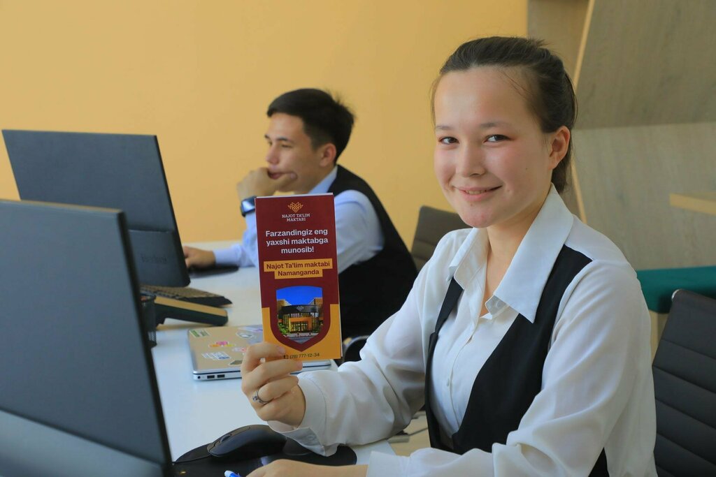 Özel okul Najot Ta'lim maktabi, Nemengan, foto