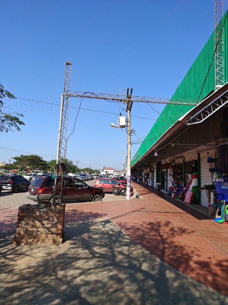 Pazarlar ve çarşılar Supermercado Santa Cruz Sur, Santa‑Krus, foto