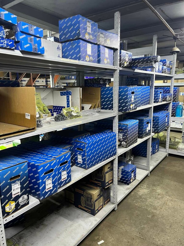 Otomobil yedek parçaları Regionalnyj centr ymz-br, Minsk, foto