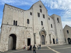 Basilica di San Nicola (Apulia, Bari, Largo Elia Abate, 2), katolik kiliseleri  Bari'den