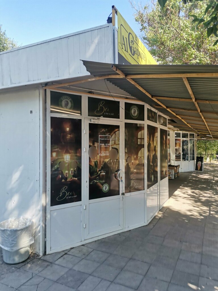 Bira dükkanı Al Capone, Kişinev, foto