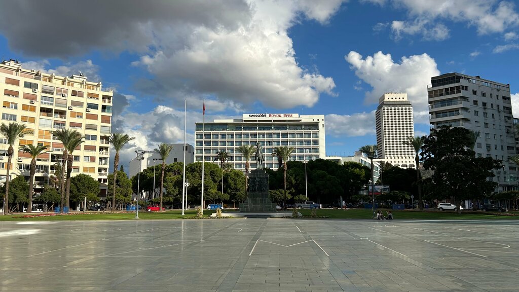 Anıt, heykel Atatürk Anıtı, İzmir, foto