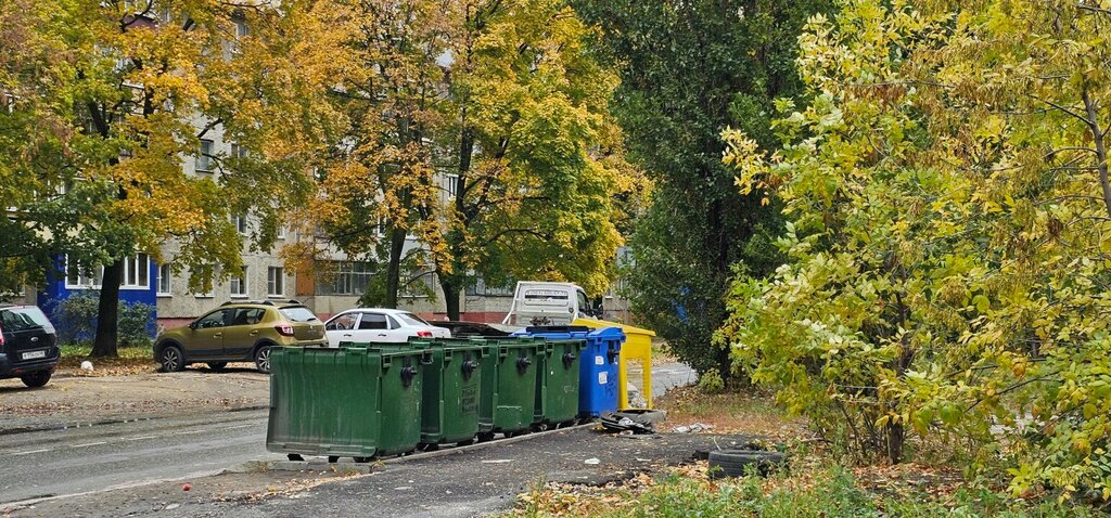 Ayrı çöp toplama noktası Пункт приема пластика, Lipetsk, foto