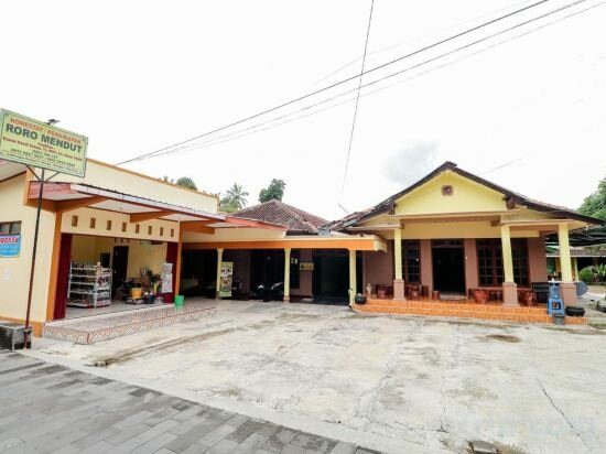 Otel Penginapan Roro Mendut by Zuzu, , foto