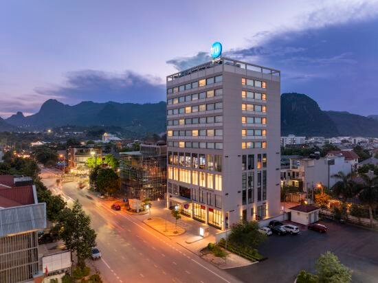 Otel Tru by Hilton Hoa Binh City Centre, , foto