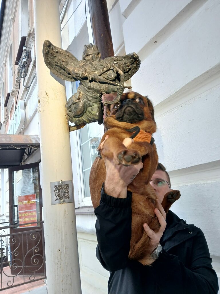 Park, sokak heykeli Волчок-амурчик, Vishniy Volochek, foto