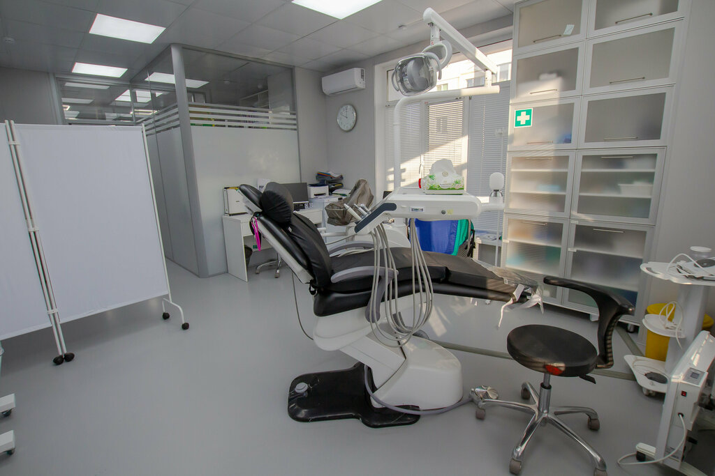 Özel ağız ve diş sağlığı klinikleri ve muayenehaneleri Doktor Zubnoff, Artem, foto