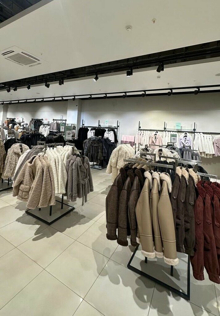 Giyim mağazası Snezhnaya Koroleva, Kemerovo, foto