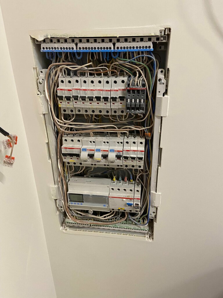 Elektrik servisi Premium_Shield, Saint‑Petersburg, foto