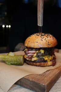 Bro Restobar (Engelsa Street No:1), restoran  Hantı‑Mansi'den