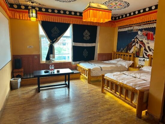 Otel Flowers bloom in order, and the inn, Çinghay, foto