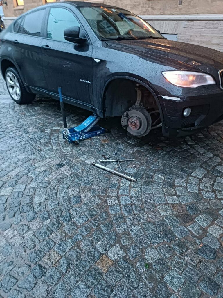 Oto lastik tamiri Кузовок, Saint‑Petersburg, foto